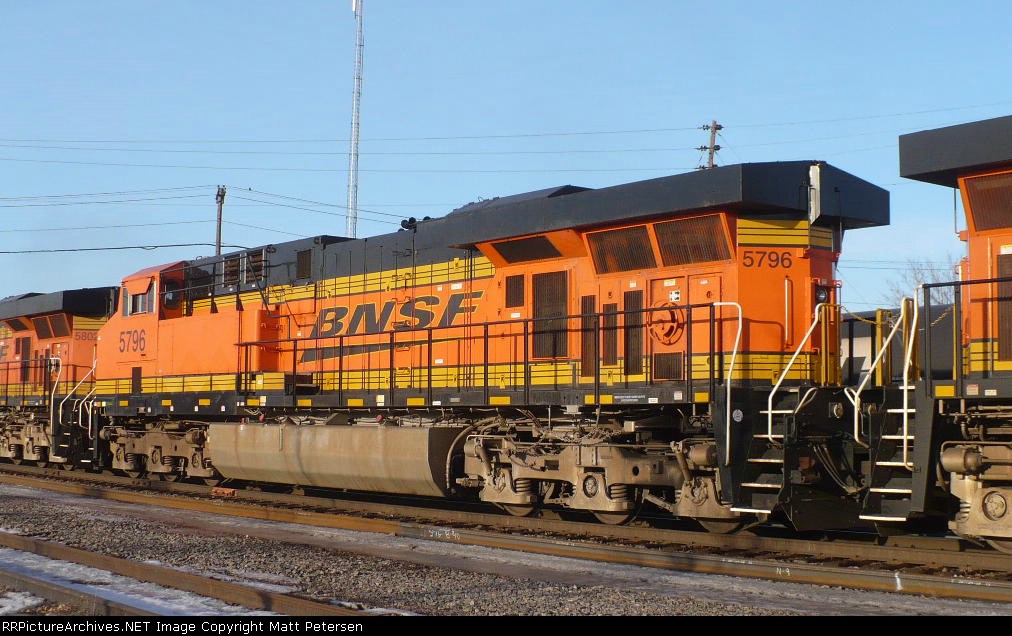 BNSF 5796